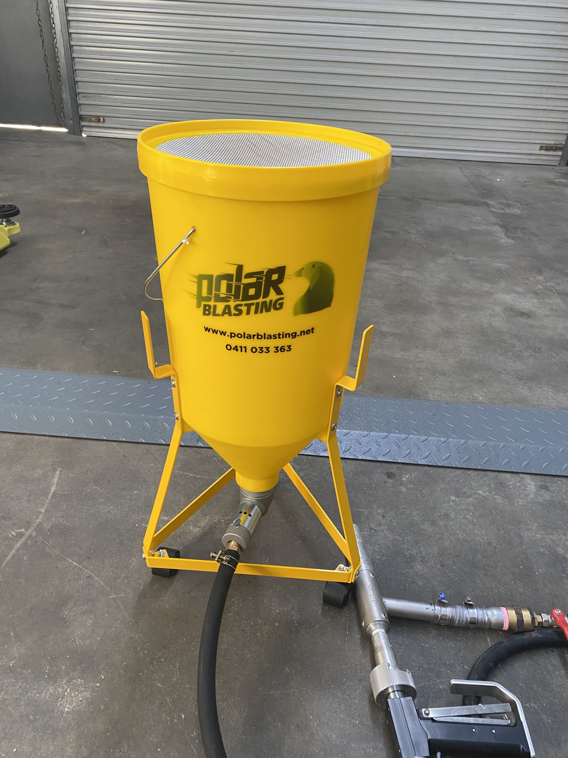 POLAR PLUS – MIXED MEDIA BLASTING UNIT - Polar Blasting
